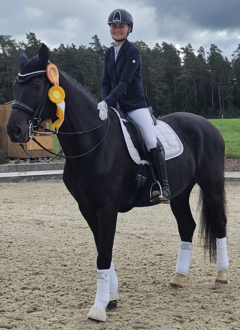 FINALE AMATEURFÖRDERPREIS DRESSUR beim RC Münchsgrün e.V. – ANNA ...